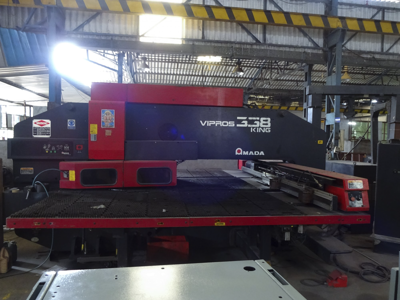 Punzonadora de torreta AMADA Vipros 358 King