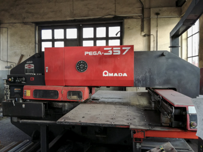 Punzonadora de Torreta AMADA PEGA 357 de Segunda Mano