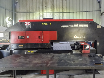 Venta de Punzonadora de torreta AMADA Vipros 255 usada