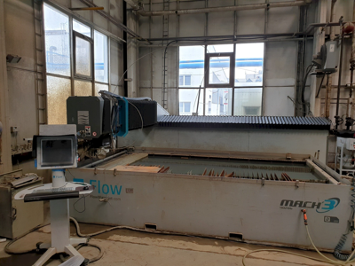 Flow Mach 3-4020B Waterjet Cutting Machine