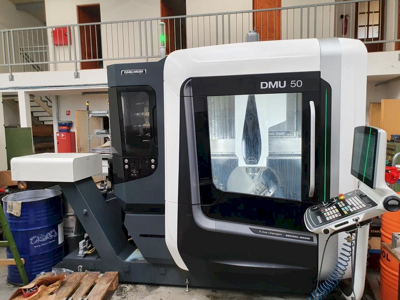 Satılık: DMG MORI DMU 50 Üniversal İşleme Merkezi