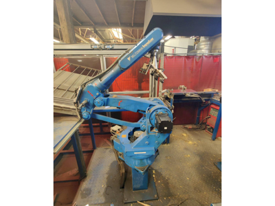 Yaskawa YR-SK16-C000 Robot