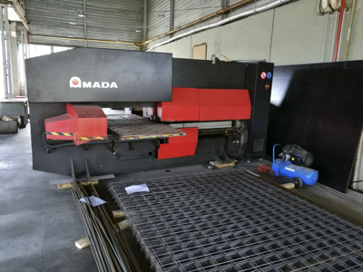 Punzonadora de torreta AMADA EUROPE 245