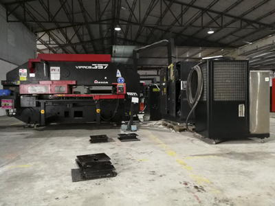 Punzonadora de torreta AMADA Vipros 357 a la venta