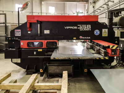 Punzonadora de torreta AMADA Vipros 358 QUEEN usada